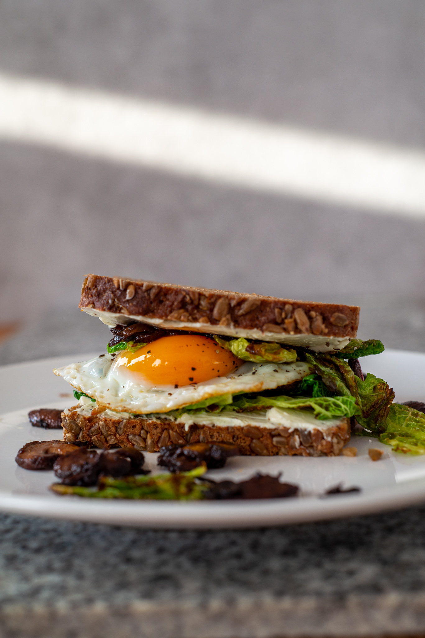 Wirsing-Pilz Sandwich mit gebratenem Ei - Opa kocht